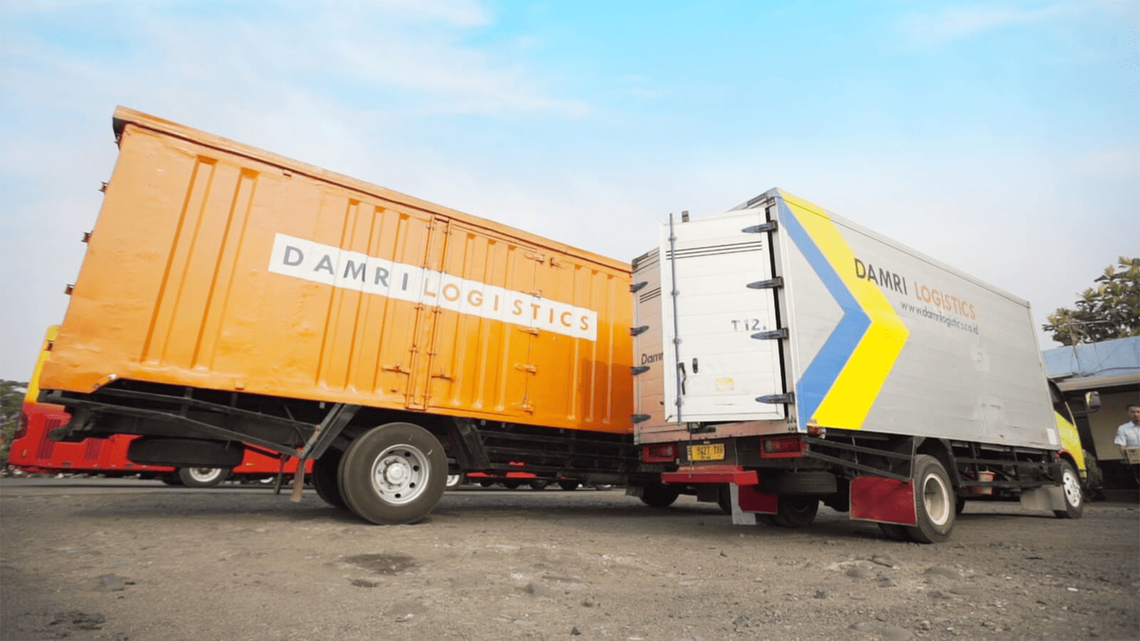 Situs Resmi Perum DAMRI